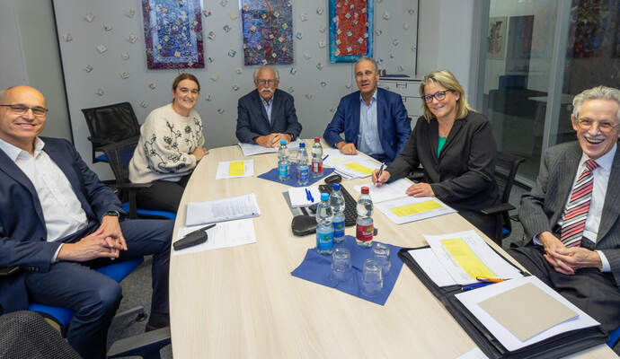 Für ein Fundament der Bildung in der Region: Esslinger-Stiftung stärkt ...