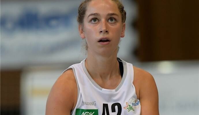 PZ-Interview mit Emma Stach, Neuzugang bei den Rutronik Stars Keltern ...