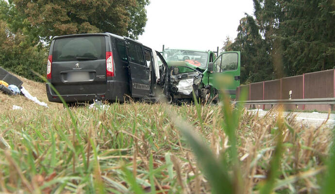 Sechs Schwerverletzte nach Frontalcrash auf der B35 bei Bretten ...