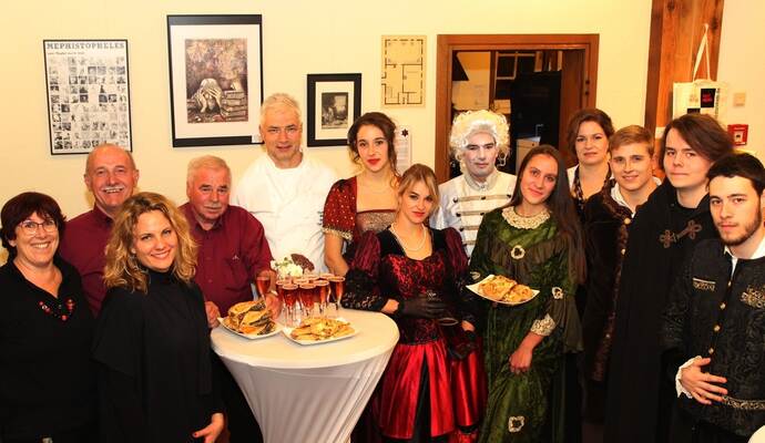 Knittlinger Theatergruppe „Laterna Mystica“ begeistert im Faustmuseum ...
