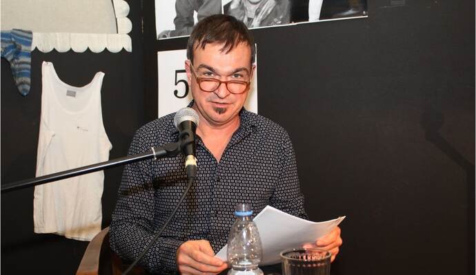 50 Gäste gruseln sich bei einer Krimilesung im Knittlinger Faustmuseum ...