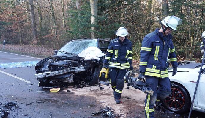 Sieben Verletzte nach heftigem Unfall zwischen Pforzheim und Keltern ...