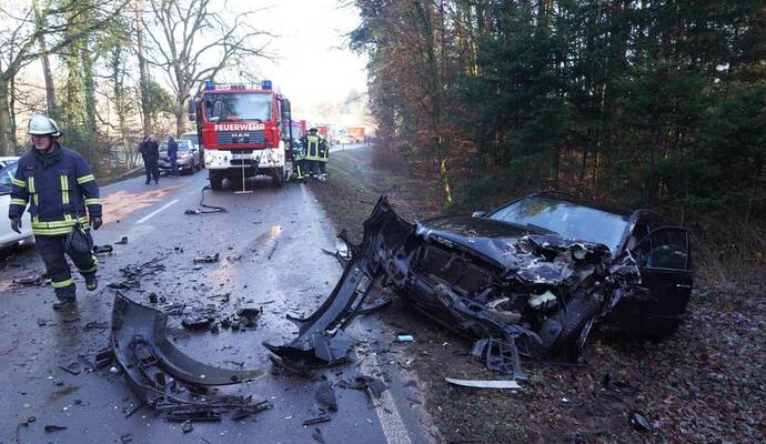 Sieben Verletzte nach heftigem Unfall zwischen Pforzheim und Keltern ...
