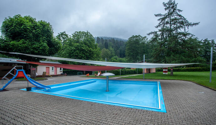 Noch vor Pforzheim, Niefern und Co.: Waldfreibad in Calmbach eröffnet ...