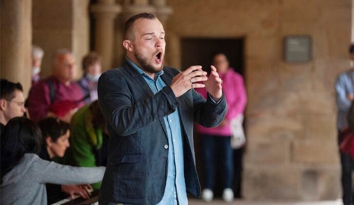 Ungewöhnliches Konzert reaktiviert Kulturleben: Countertenor Nils ...