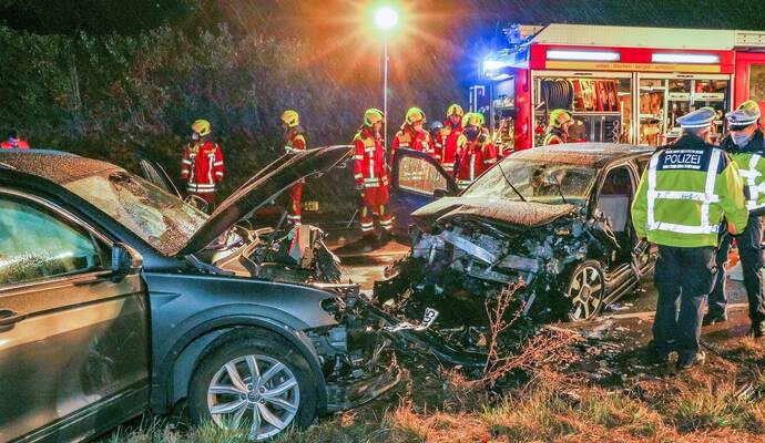 Ein Toter und sechs Verletzte nach Frontalzusammenstoß im Kreis Ludwigsburg - Startseite