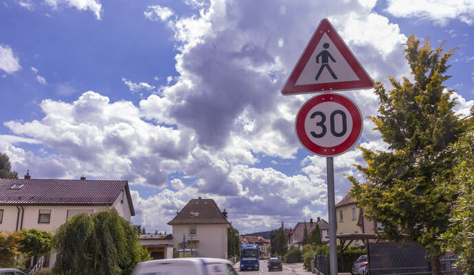 Nun auch Tempo 30 in Huchenfeld - Startseite