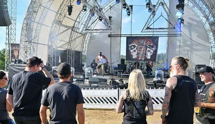 50 Jahre Lobo Motorcycle Club: Mit Vollgas in eigener Stadt gefeiert ...